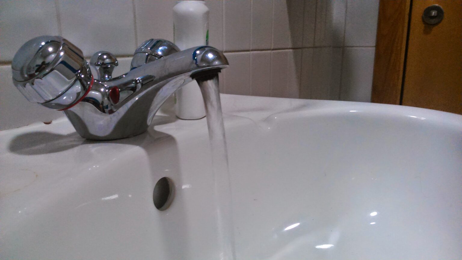 Dechlorinator for Fish Systems: How to NOT Kill Your Fish - Fish Vet